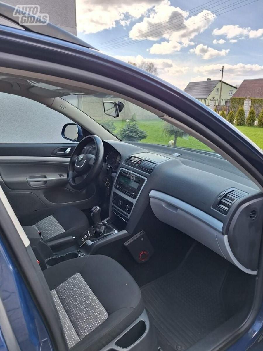 Blue Skoda Octavia 2011 in Kelme, with an engine capacity of 2.00 L and mileage of 246 thousand km for 3150 €, photo 14 on AUTOMOTO.COM.LV