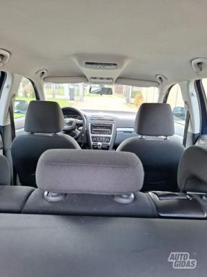 Blue Skoda Octavia 2011 in Kelme, with an engine capacity of 2.00 L and mileage of 246 thousand km for 3150 €, photo 17 on AUTOMOTO.COM.LV