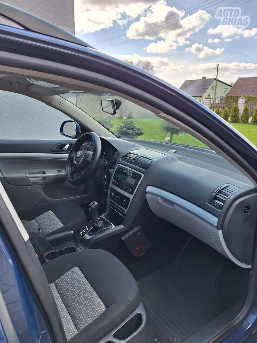 Blue Skoda Octavia 2011 in Kelme, with an engine capacity of 2.00 L and mileage of 246 thousand km for 3150 €, photo 33 on AUTOMOTO.COM.LV