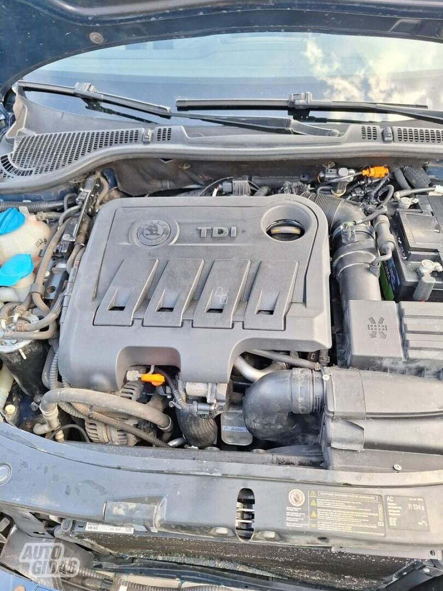 Blue Skoda Octavia 2011 in Kelme, with an engine capacity of 2.00 L and mileage of 246 thousand km for 3150 €, photo 37 on AUTOMOTO.COM.LV