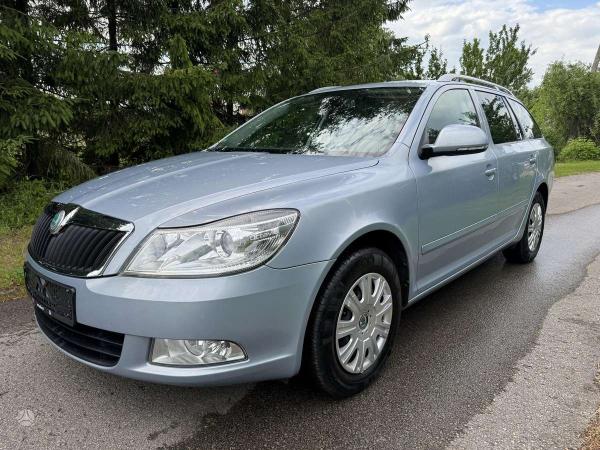 Zils Skoda Octavia 2011 Marijampole, ar dzinēja tilpumu 1.80 L un nobraukumu 197 tūkst. km par 2999 €, foto 3 vietnē AUTOMOTO.COM.LV