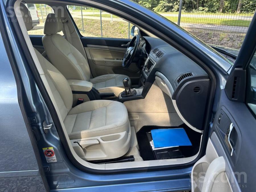 Zils Skoda Octavia 2011 Cēsis, ar dzinēja tilpumu 1.60 L un nobraukumu 0 tūkst. km par 6900 €, foto 24 vietnē AUTOMOTO.COM.LV