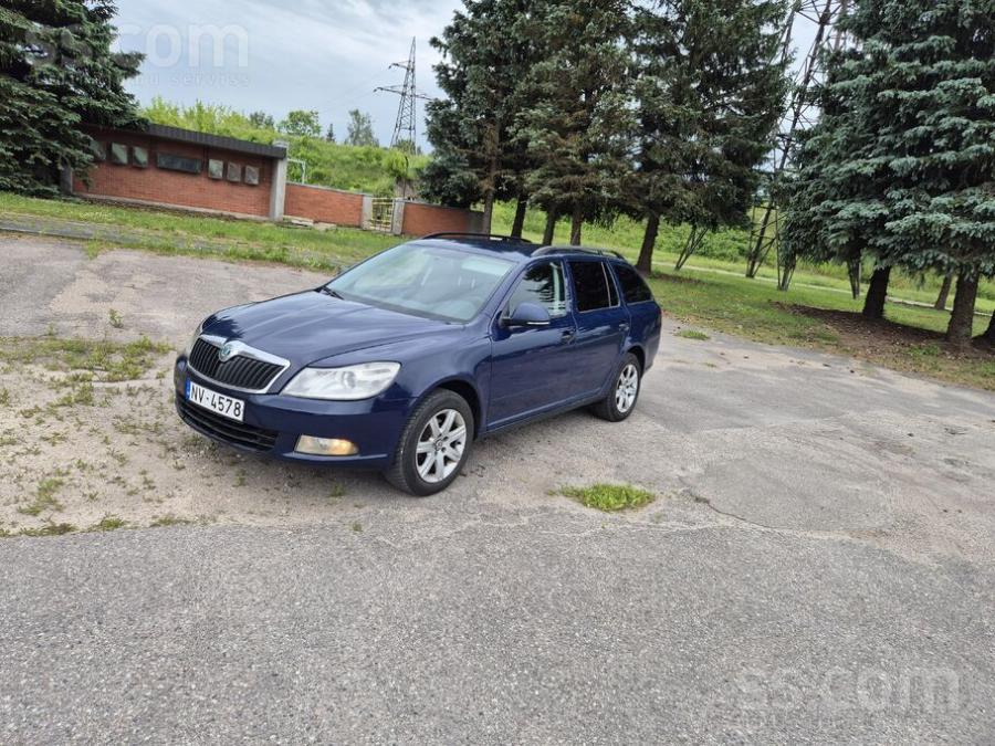 Zils Skoda Octavia 2012 Jelgava, ar dzinēja tilpumu 2.00 L un nobraukumu 271 tūkst. km par 2800 €, foto 1 vietnē AUTOMOTO.COM.LV