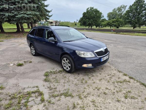 Zils Skoda Octavia 2012 Jelgava, ar dzinēja tilpumu 2.00 L un nobraukumu 271 tūkst. km par 2800 €, foto 2 vietnē AUTOMOTO.COM.LV