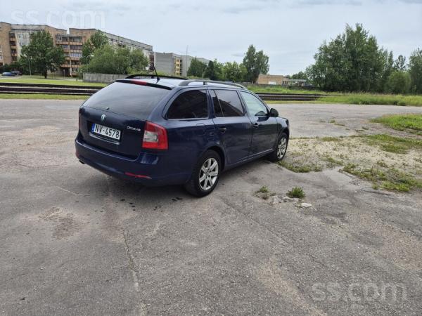 Zils Skoda Octavia 2012 Jelgava, ar dzinēja tilpumu 2.00 L un nobraukumu 271 tūkst. km par 2800 €, foto 3 vietnē AUTOMOTO.COM.LV