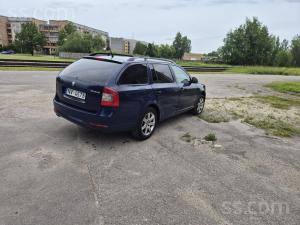 Zils Skoda Octavia 2012 Jelgava, ar dzinēja tilpumu 2.00 L un nobraukumu 271 tūkst. km par 2800 €, foto 3 vietnē AUTOMOTO.COM.LV