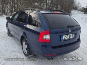 Zils Skoda Octavia 2012 Tallina, ar dzinēja tilpumu 2.00 L un nobraukumu 208 tūkst. km par 4990 €, foto 5 vietnē AUTOMOTO.COM.LV