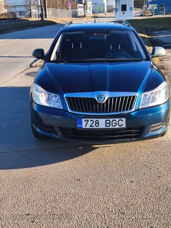 Blue Skoda Octavia 2012 in Tallinn, with an engine capacity of 1.60 L and mileage of 199 thousand km for 2800 €, photo 1 on AUTOMOTO.COM.LV