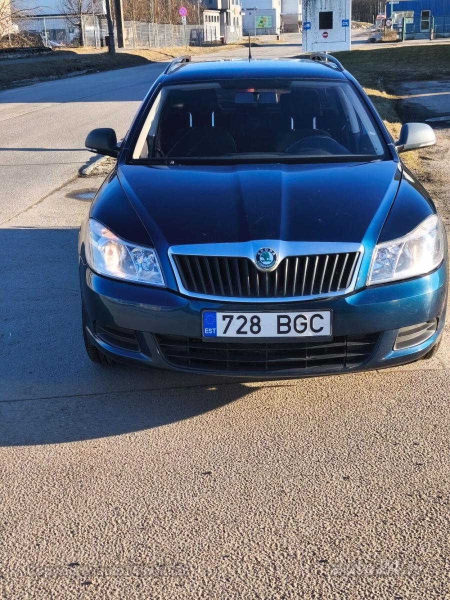 Blue Skoda Octavia 2012 in Tallinn, with an engine capacity of 1.60 L and mileage of 199 thousand km for 2800 €, photo 1 on AUTOMOTO.COM.LV