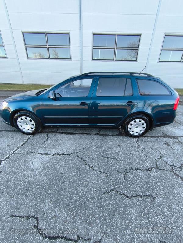 Blue Skoda Octavia 2012 in Tallinn, with an engine capacity of 1.60 L and mileage of 199 thousand km for 2800 €, photo 3 on AUTOMOTO.COM.LV