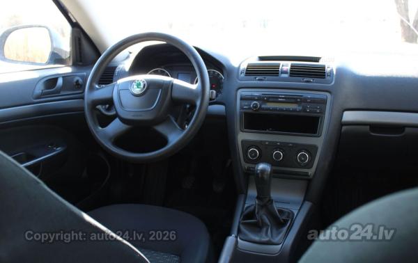 Zils Skoda Octavia 2012 Rapla, ar dzinēja tilpumu 1.60 L un nobraukumu 199 tūkst. km par 2990 €, foto 11 vietnē AUTOMOTO.COM.LV