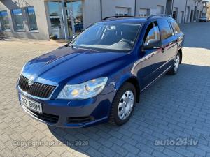 Zils Skoda Octavia 2012 Pērnava, ar dzinēja tilpumu 1.20 L un nobraukumu 137 tūkst. km par 2490 €, foto  vietnē AUTOMOTO.COM.LV