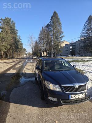 Zils Skoda Octavia 2012 Rīga, ar dzinēja tilpumu 1.60 L un nobraukumu 408 tūkst. km par 2300 €, foto  vietnē AUTOMOTO.COM.LV