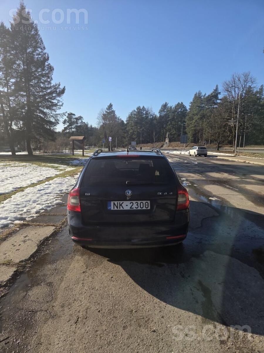Blue Skoda Octavia 2012 in Riga, with an engine capacity of 1.60 L and mileage of 408 thousand km for 2300 €, photo 4 on AUTOMOTO.COM.LV