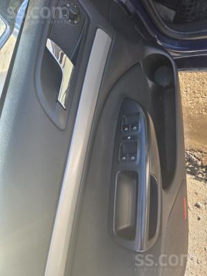 Blue Skoda Octavia 2012 in Riga, with an engine capacity of 1.60 L and mileage of 408 thousand km for 2300 €, photo 8 on AUTOMOTO.COM.LV
