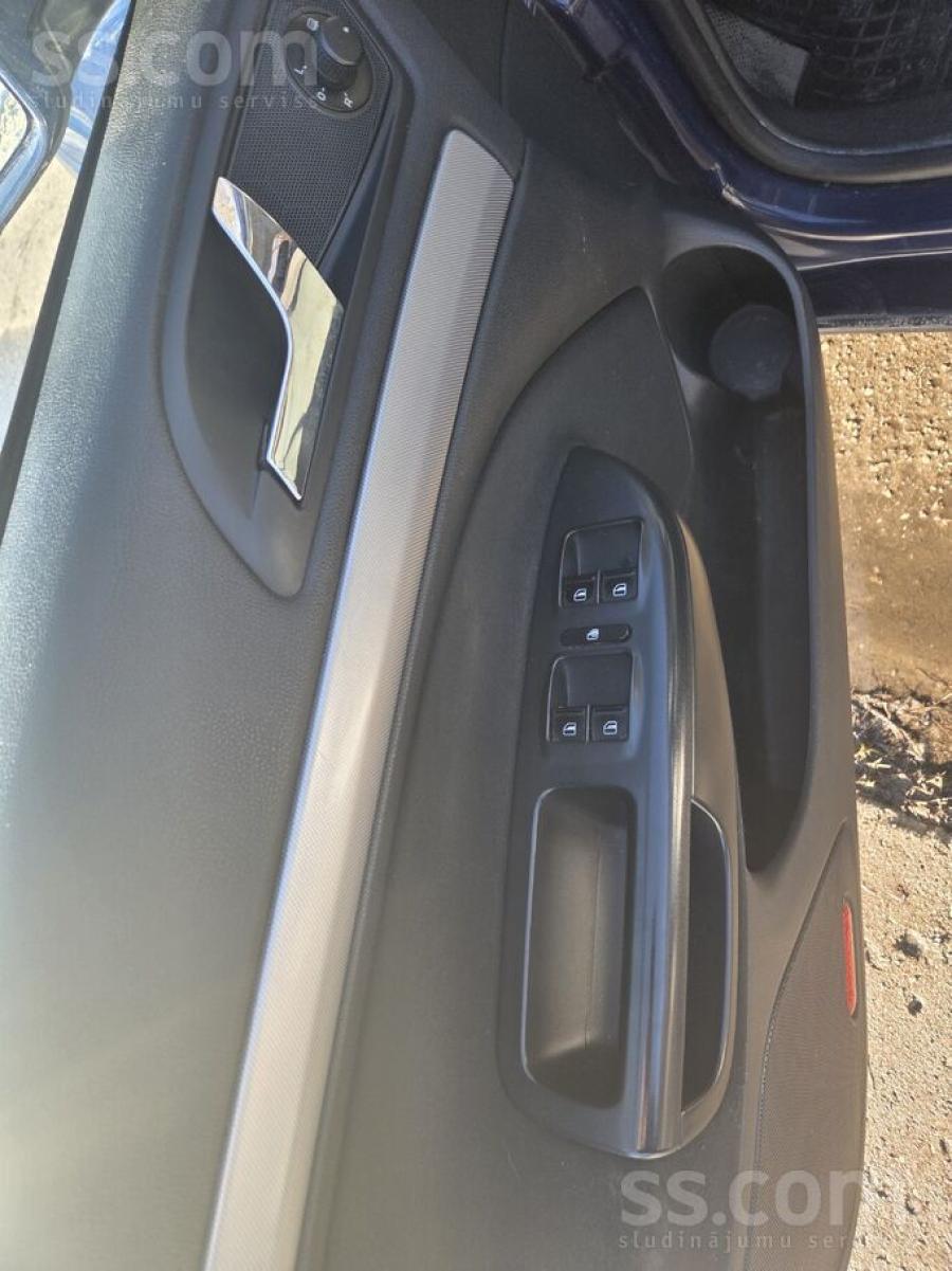 Blue Skoda Octavia 2012 in Riga, with an engine capacity of 1.60 L and mileage of 408 thousand km for 2300 €, photo 8 on AUTOMOTO.COM.LV