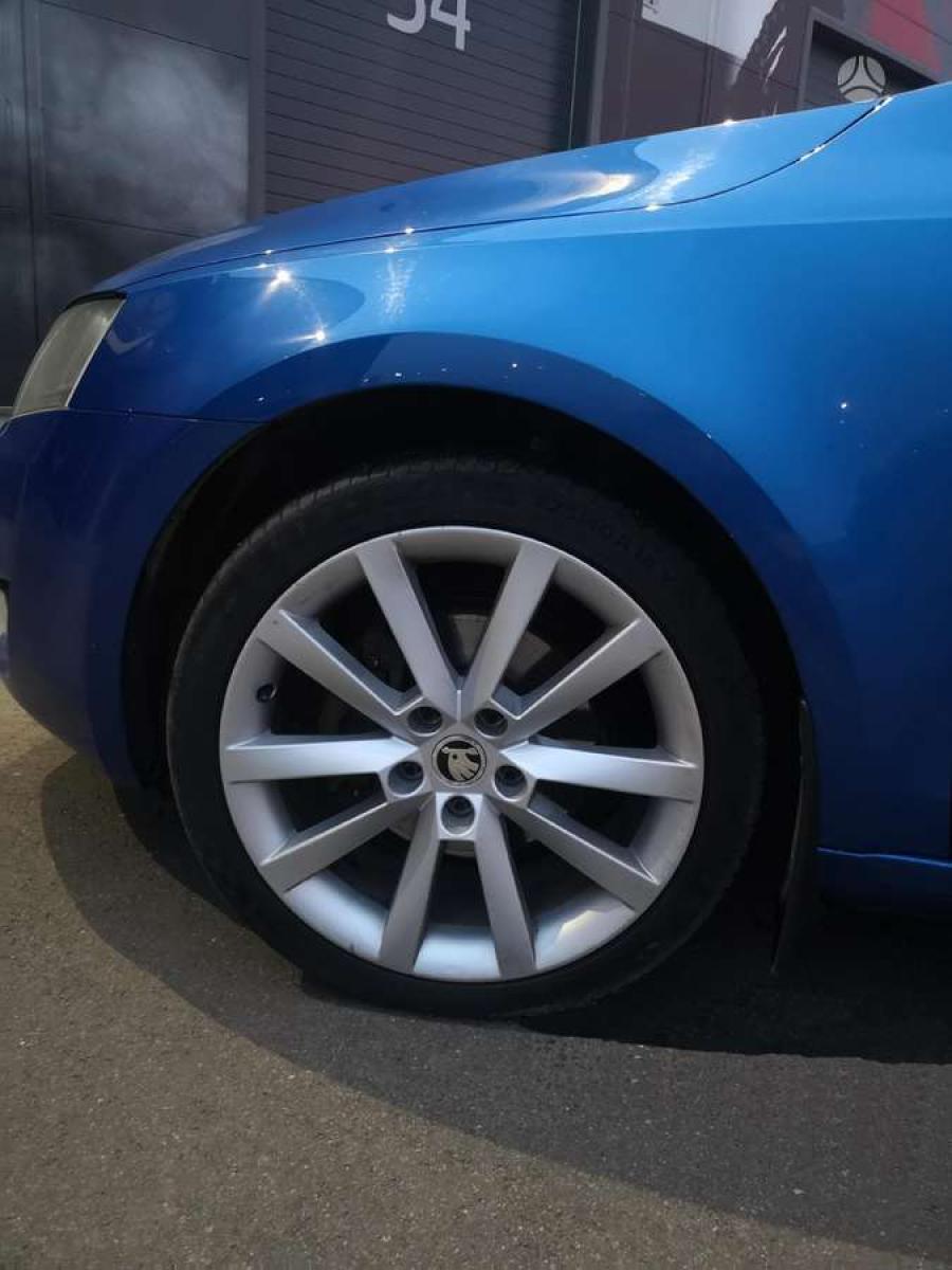 Zils Skoda Octavia 2013 Viļņa, ar dzinēja tilpumu 1.97 L un nobraukumu 355 tūkst. km par 6500 €, foto 3 vietnē AUTOMOTO.COM.LV