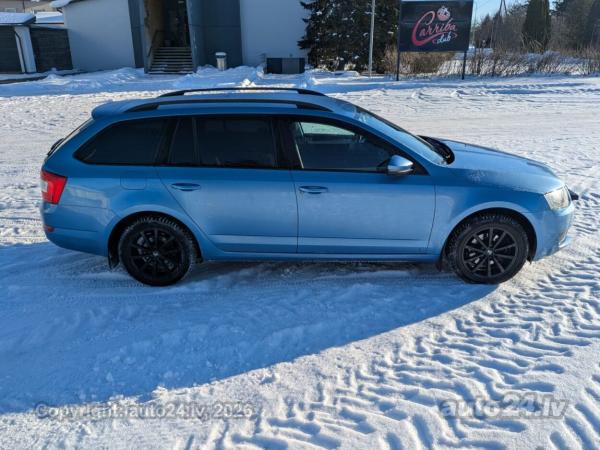Blue Skoda Octavia 2013 in Tallinn, with an engine capacity of 2.00 L and mileage of 242 thousand km for 7999 €, photo 4 on AUTOMOTO.COM.LV