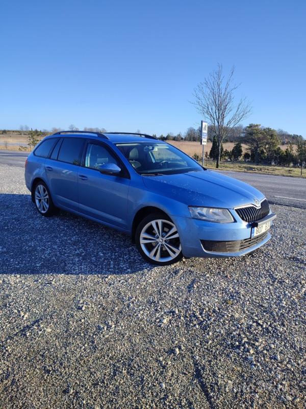 Blue Skoda Octavia 2013 in Tallinn, with an engine capacity of 2.00 L and mileage of 242 thousand km for 7999 €, photo 10 on AUTOMOTO.COM.LV