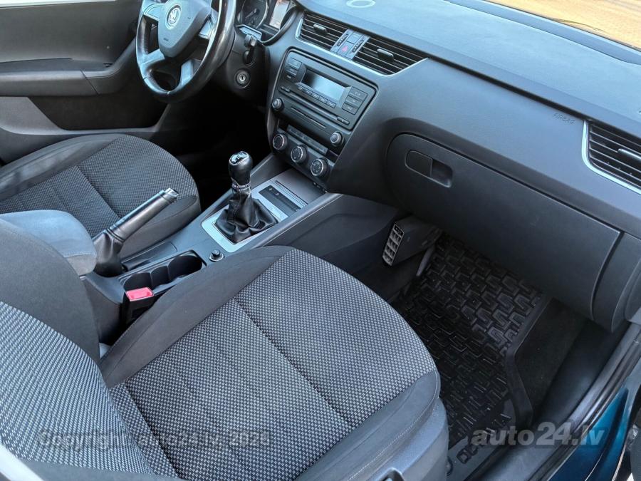 Blue Skoda Octavia 2013 in Parnu, with an engine capacity of 2.00 L and mileage of 188 thousand km for 5650 €, photo 4 on AUTOMOTO.COM.LV