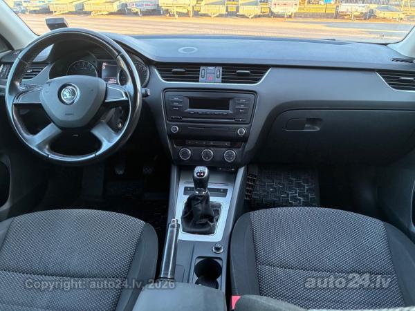 Zils Skoda Octavia 2013 Pērnava, ar dzinēja tilpumu 2.00 L un nobraukumu 188 tūkst. km par 5650 €, foto 4 vietnē AUTOMOTO.COM.LV