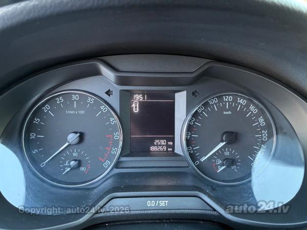 Zils Skoda Octavia 2013 Pērnava, ar dzinēja tilpumu 2.00 L un nobraukumu 188 tūkst. km par 5650 €, foto 10 vietnē AUTOMOTO.COM.LV