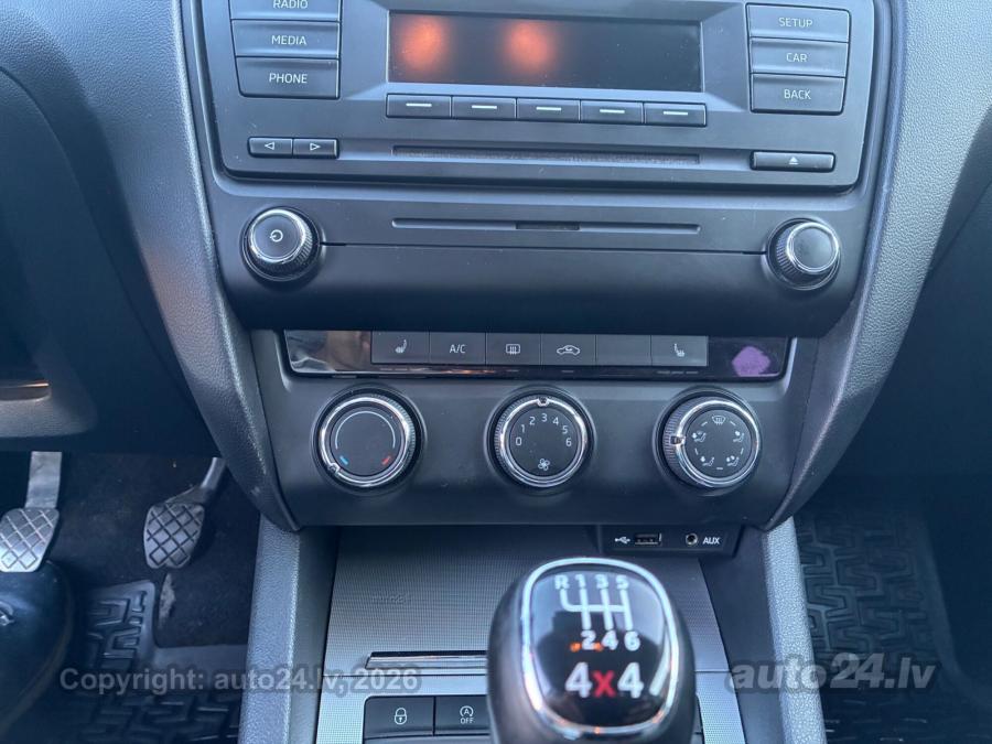 Blue Skoda Octavia 2013 in Parnu, with an engine capacity of 2.00 L and mileage of 188 thousand km for 5650 €, photo 12 on AUTOMOTO.COM.LV