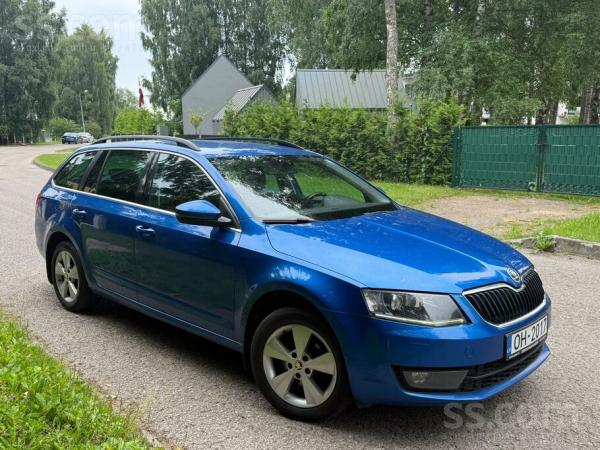 Blue Skoda Octavia 2013 in Riga, with an engine capacity of 1.60 L and mileage of 329 thousand km for 4850 €, photo 7 on AUTOMOTO.COM.LV