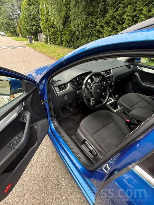 Blue Skoda Octavia 2013 in Riga, with an engine capacity of 1.60 L and mileage of 329 thousand km for 4850 €, photo 9 on AUTOMOTO.COM.LV