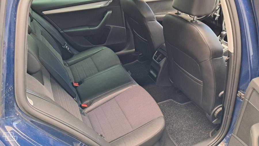 Blue Skoda Octavia 2013 in Klaipeda, with an engine capacity of 2.00 L and mileage of 300 thousand km for 5930 €, photo 16 on AUTOMOTO.COM.LV