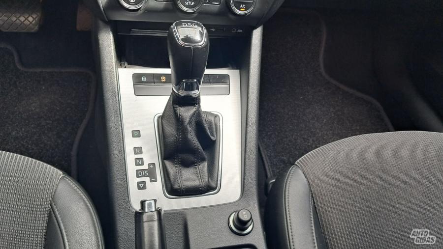 Blue Skoda Octavia 2013 in Klaipeda, with an engine capacity of 2.00 L and mileage of 300 thousand km for 5930 €, photo 22 on AUTOMOTO.COM.LV