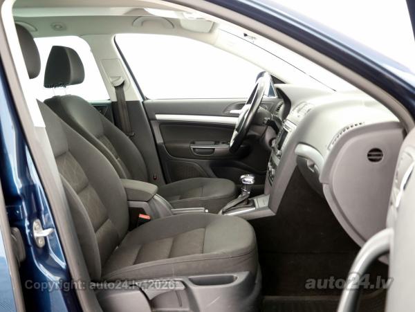 Blue Skoda Octavia 2013 in Tallinn, with an engine capacity of 1.20 L and mileage of 159 thousand km for 3499 €, photo 7 on AUTOMOTO.COM.LV