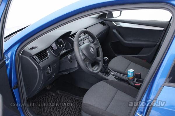 Blue Skoda Octavia 2014 in Rapla, with an engine capacity of 1.60 L and mileage of 329 thousand km for 4690 €, photo 10 on AUTOMOTO.COM.LV