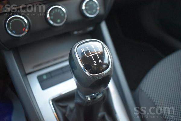 Zils Skoda Octavia 2014 Kuldīga, ar dzinēja tilpumu 1.60 L un nobraukumu 0 tūkst. km par 6650 €, foto 8 vietnē AUTOMOTO.COM.LV