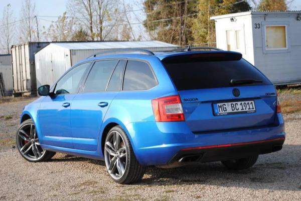 Blue Skoda Octavia 2014 in Riga, with an engine capacity of 2.00 L and mileage of 201 thousand km for 10990 €, photo 3 on AUTOMOTO.COM.LV