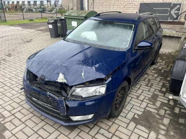 Blue Skoda Octavia 2014 in Sakiai, with an engine capacity of 1.97 L and mileage of 332 thousand km for 2999 €, photo 2 on AUTOMOTO.COM.LV