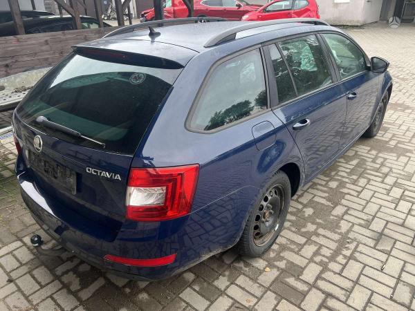 Blue Skoda Octavia 2014 in Sakiai, with an engine capacity of 1.97 L and mileage of 332 thousand km for 2999 €, photo 3 on AUTOMOTO.COM.LV