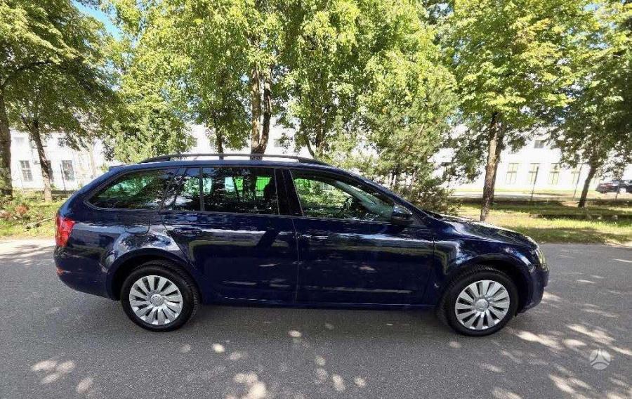 Blue Skoda Octavia 2014 in Utena, with an engine capacity of 1.60 L and mileage of 351 thousand km for 5100 €, photo 7 on AUTOMOTO.COM.LV
