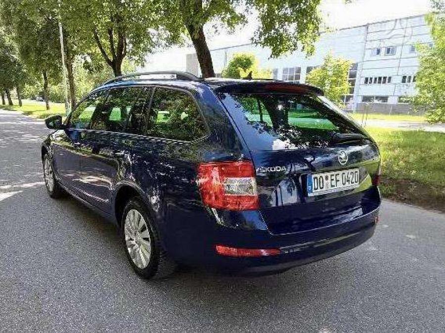 Blue Skoda Octavia 2014 in Utena, with an engine capacity of 1.60 L and mileage of 351 thousand km for 5100 €, photo 9 on AUTOMOTO.COM.LV
