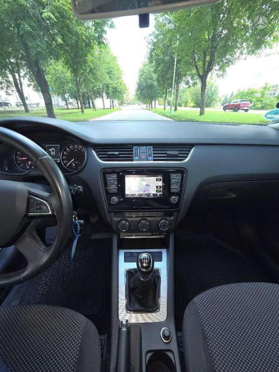 Blue Skoda Octavia 2014 in Utena, with an engine capacity of 1.60 L and mileage of 351 thousand km for 5100 €, photo 13 on AUTOMOTO.COM.LV