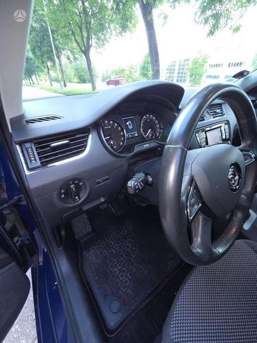 Blue Skoda Octavia 2014 in Utena, with an engine capacity of 1.60 L and mileage of 351 thousand km for 5100 €, photo 15 on AUTOMOTO.COM.LV