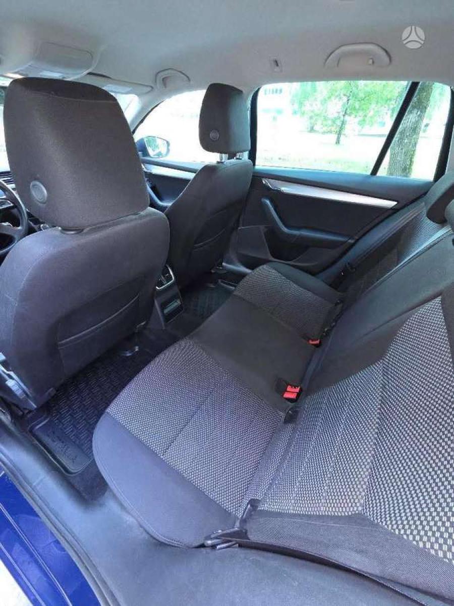 Blue Skoda Octavia 2014 in Utena, with an engine capacity of 1.60 L and mileage of 351 thousand km for 5100 €, photo 16 on AUTOMOTO.COM.LV