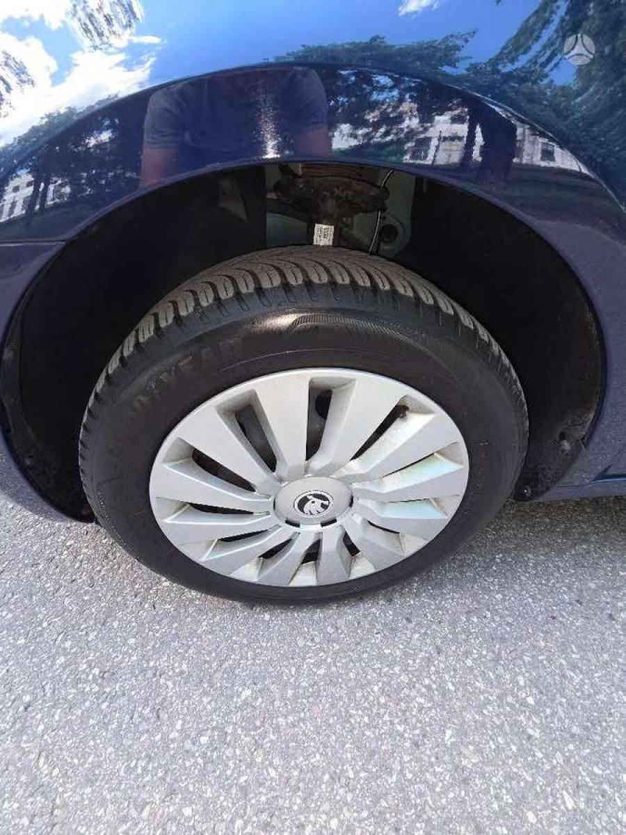 Blue Skoda Octavia 2014 in Utena, with an engine capacity of 1.60 L and mileage of 351 thousand km for 5100 €, photo 18 on AUTOMOTO.COM.LV
