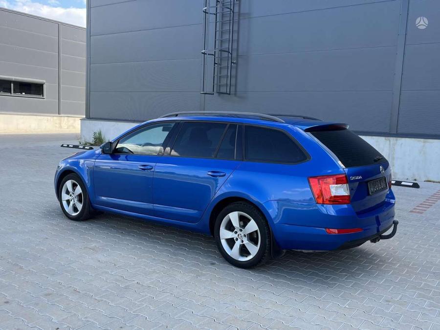 Blue Skoda Octavia 2014 in Siauliai, with an engine capacity of 1.97 L and mileage of 294 thousand km for 5600 €, photo 7 on AUTOMOTO.COM.LV