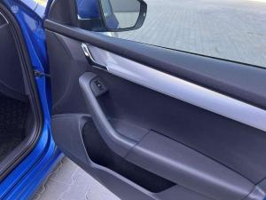 Blue Skoda Octavia 2014 in Siauliai, with an engine capacity of 1.97 L and mileage of 294 thousand km for 5600 €, photo 20 on AUTOMOTO.COM.LV