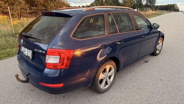 Zils Skoda Octavia 2014 Viļņa, ar dzinēja tilpumu 1.60 L un nobraukumu 398 tūkst. km par 3950 €, foto 10 vietnē AUTOMOTO.COM.LV
