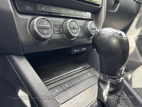 Skoda Octavia 2014 in Parnu on AUTOMOTO.COM.LV Blue Skoda Octavia 2014 in Parnu, with an engine capacity of 2.00 L and mileage of 377 thousand km for 5400 €, photo 10 on AUTOMOTO.COM.LV