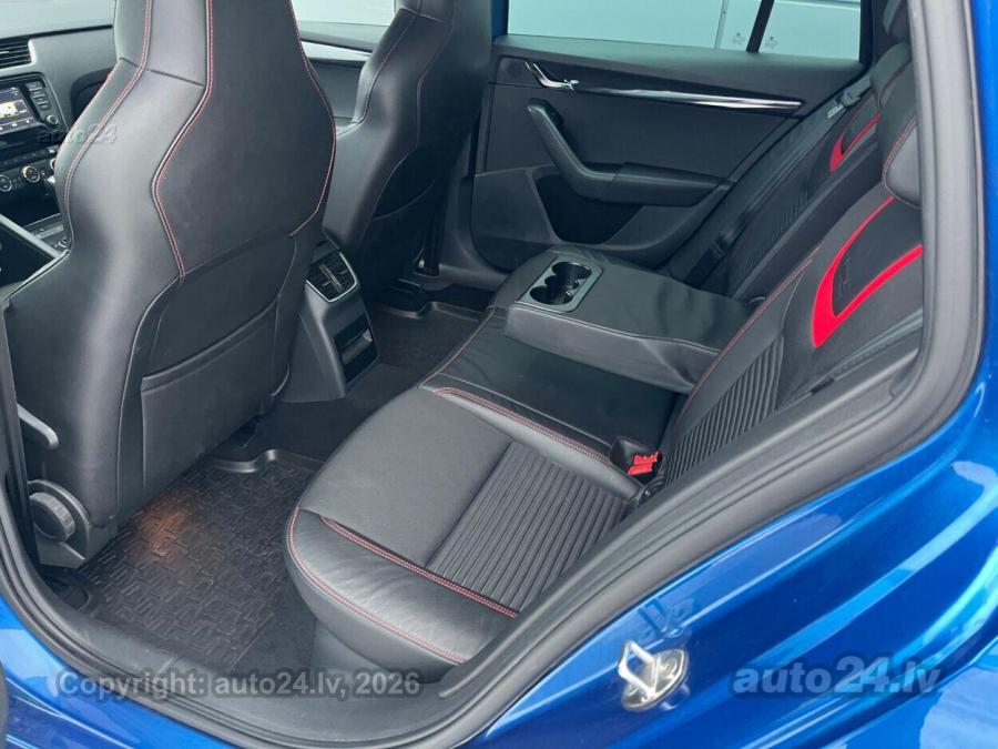 Blue Skoda Octavia 2015 in Kuressaare, with an engine capacity of 2.00 L and mileage of 204 thousand km for 11350 €, photo 15 on AUTOMOTO.COM.LV