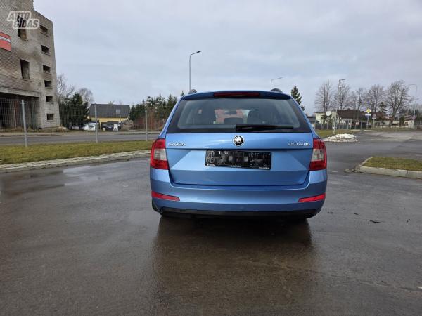 Blue Skoda Octavia 2015 in Kretinga, with an engine capacity of 1.20 L and mileage of 283 thousand km for 4800 €, photo 5 on AUTOMOTO.COM.LV