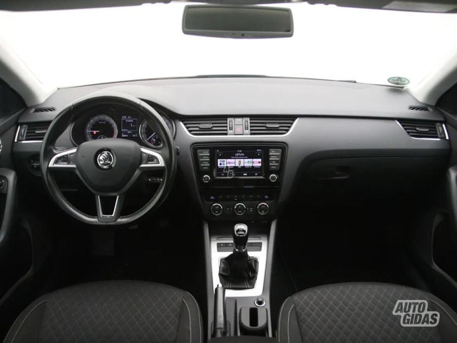 Blue Skoda Octavia 2015 in Vilnius, with an engine capacity of 1.60 L and mileage of 205 thousand km for 7499 €, photo 3 on AUTOMOTO.COM.LV